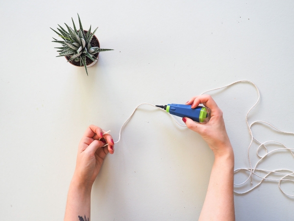 DIY : des cache-pots customisés avec de la corde - Lili in wonderland